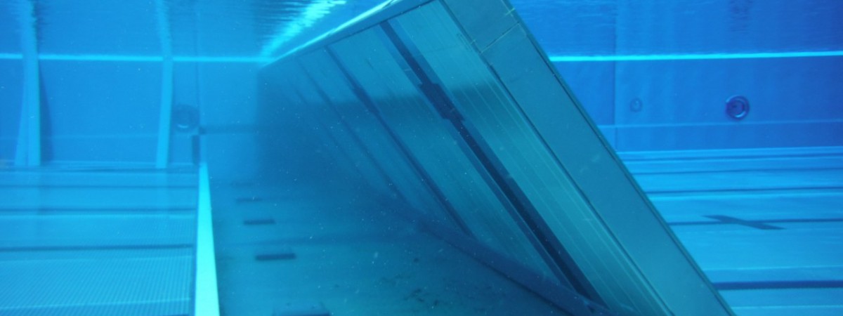 Hinged wall - Swim Systems Scandinavia AB